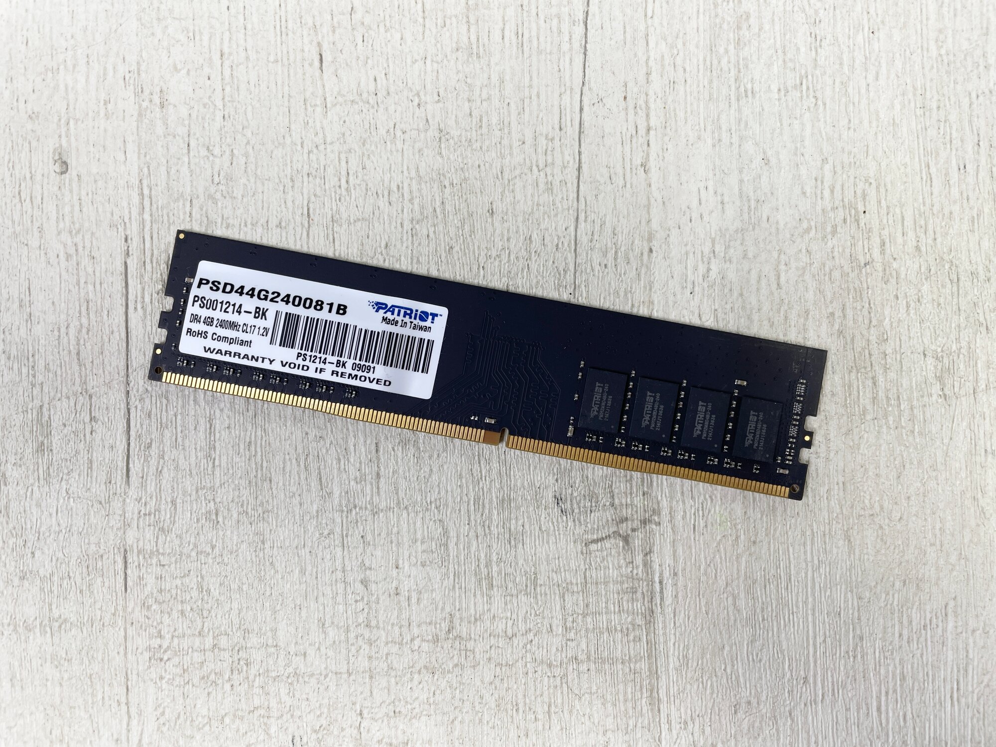 Оперативная память Patriot DDR4 4Gb 2400Mhz PSD44G240081B