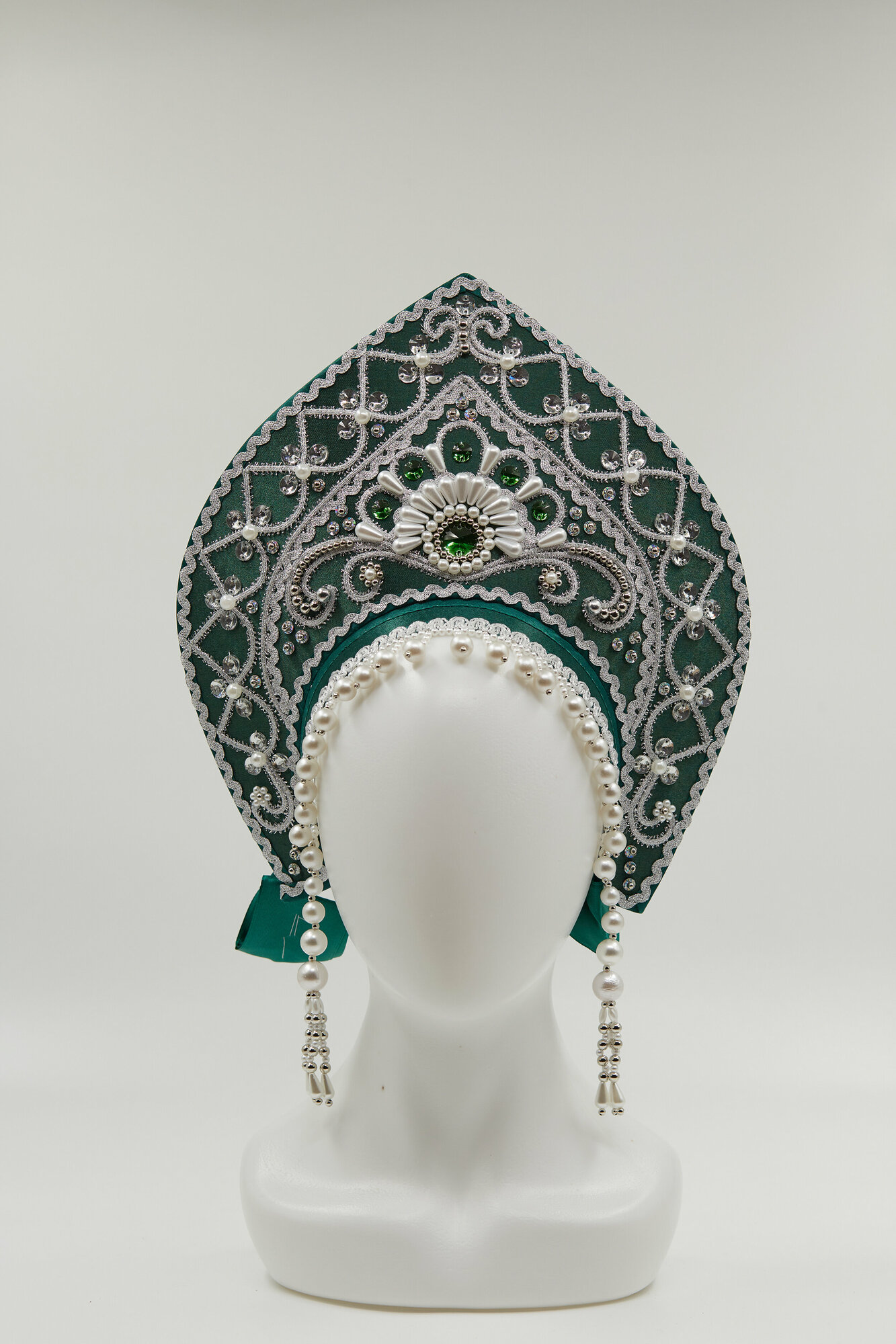 Кокошник Забава Углич "Любава" КЛ-10/02-ЗБп/02, зеленый, серебро