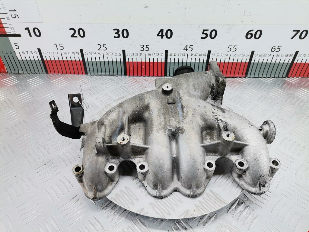Коллектор впускной Volkswagen Golf Plus 03G129713C арт. 1789554
