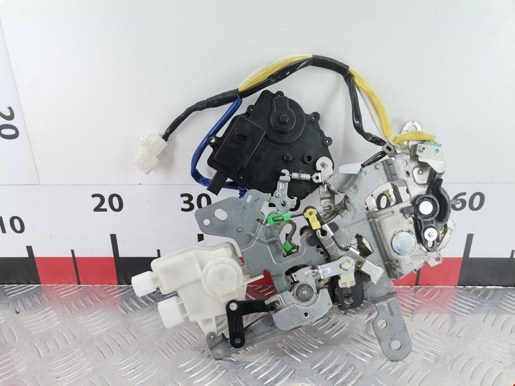 Замок двери сдвижной Mazda MPV 3 арт. 1602000
