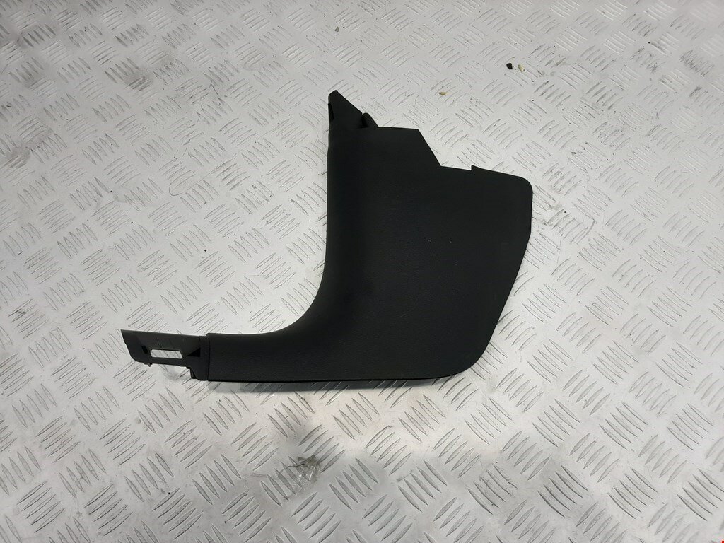 Накладка порога (внутренняя) Audi A3 8V 8V3867271A арт. 726933