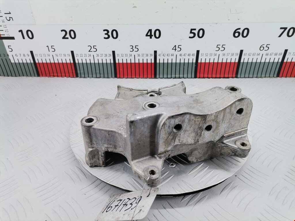 Кронштейн (крепление лапа) двигателя Opel Vectra C 55210530 арт. 1671739