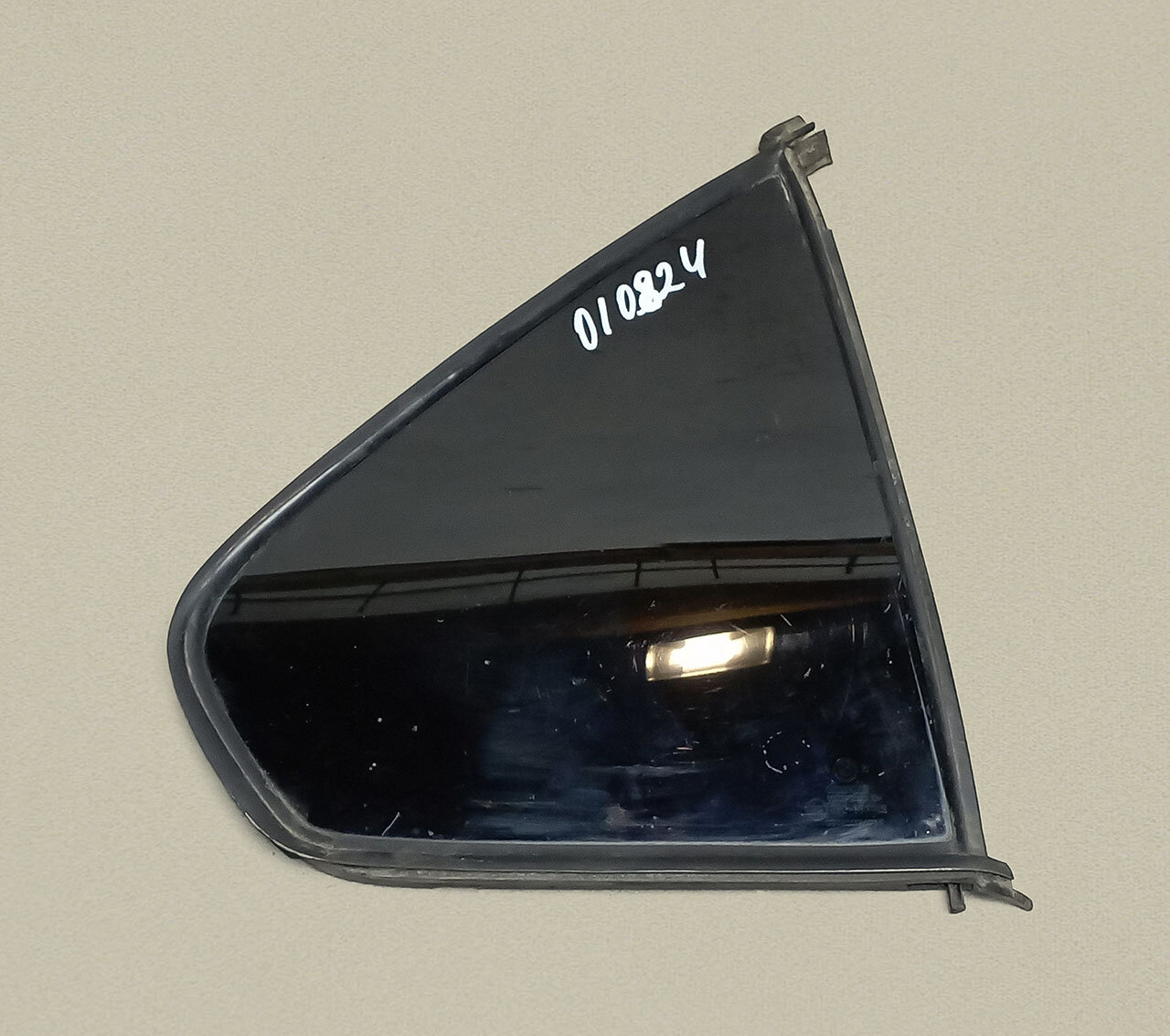 Форточка двери задней правой BMW 3 E36