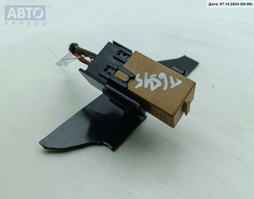 Реле стеклоочистителя (дворников) BMW 5 E39 (1995-2003)