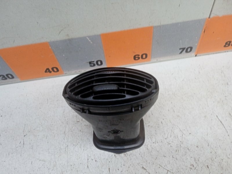 Б/У Форд Фокус 1 Дефлектор воздушный Ford Focus 2000 1, DFW 265501 FORD арт. 98AB19893DAW, 3