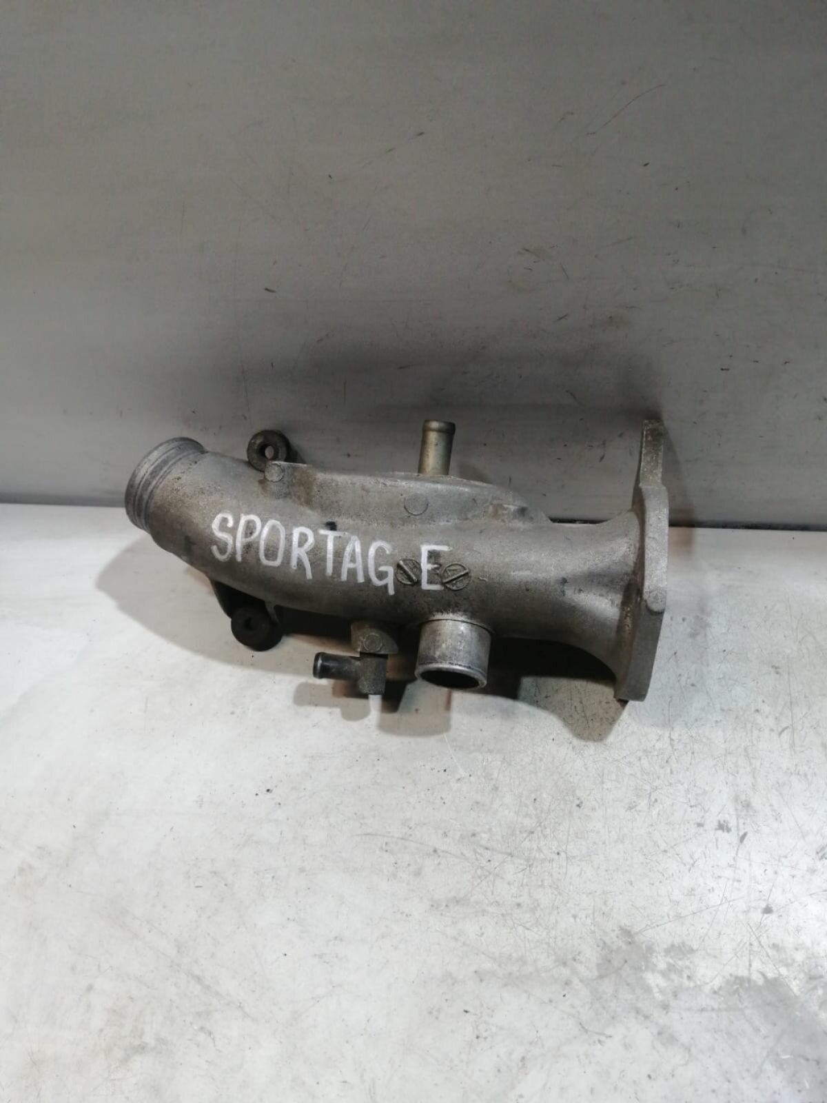 Коллектор впускной Kia Sportage I (1993—2006) 0k9a220660a