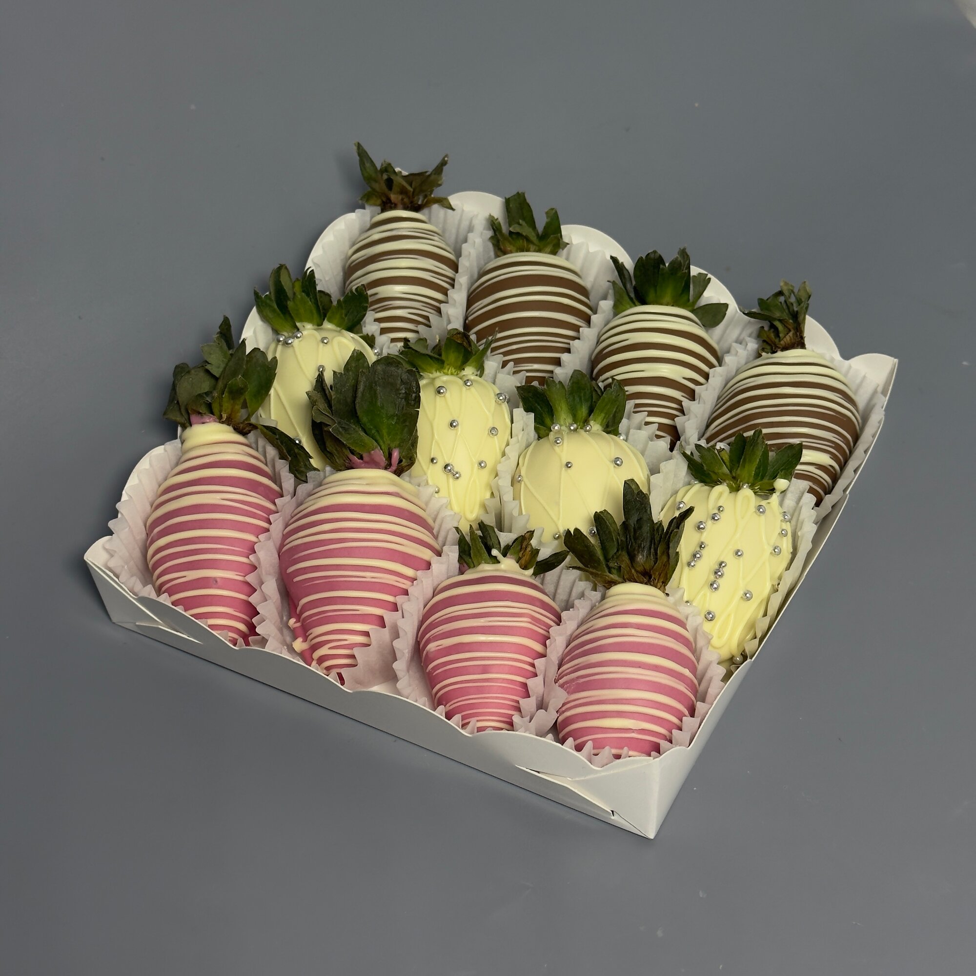 Набор клубника в бельгийском шоколаде 9-12 шт, в подарочной коробке