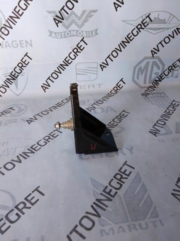 Крепление сиденья заднее правое Chevrolet Niva Б/У с пробегом