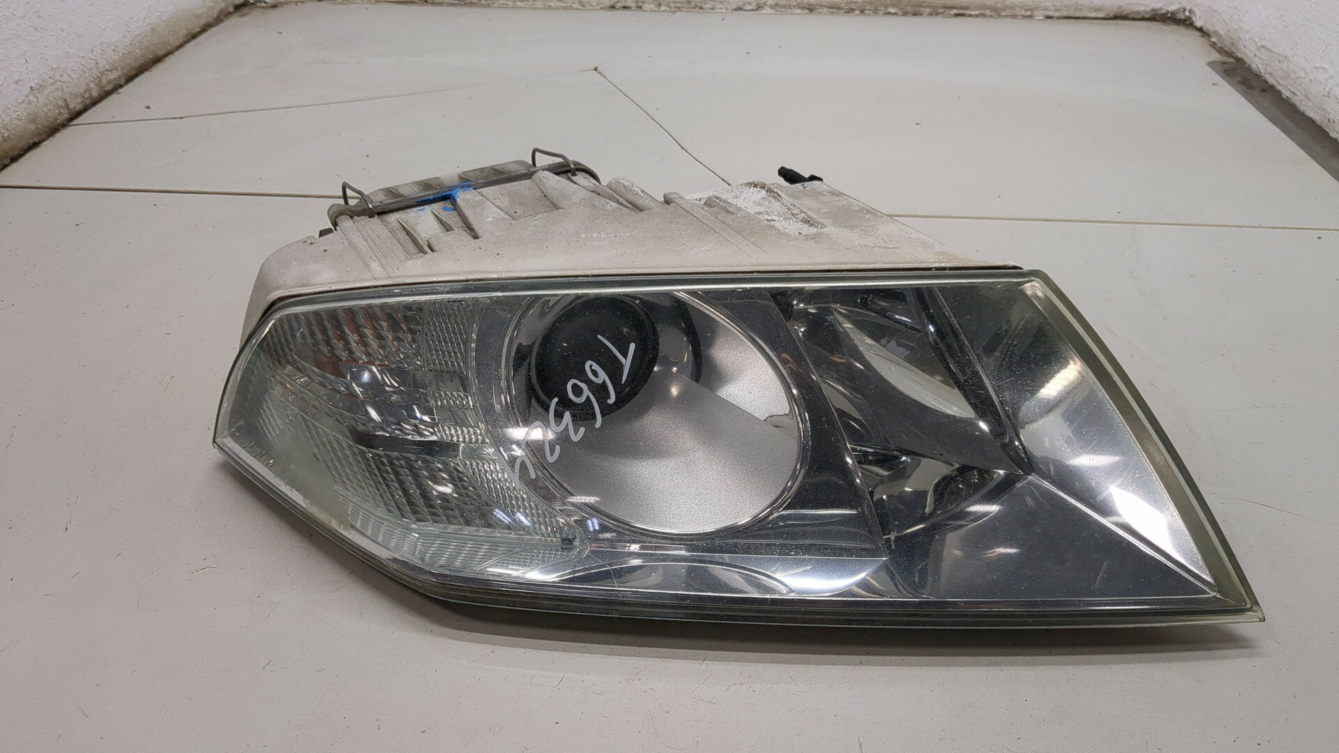 Фара (передняя) правая Skoda Octavia (A5) Б/У