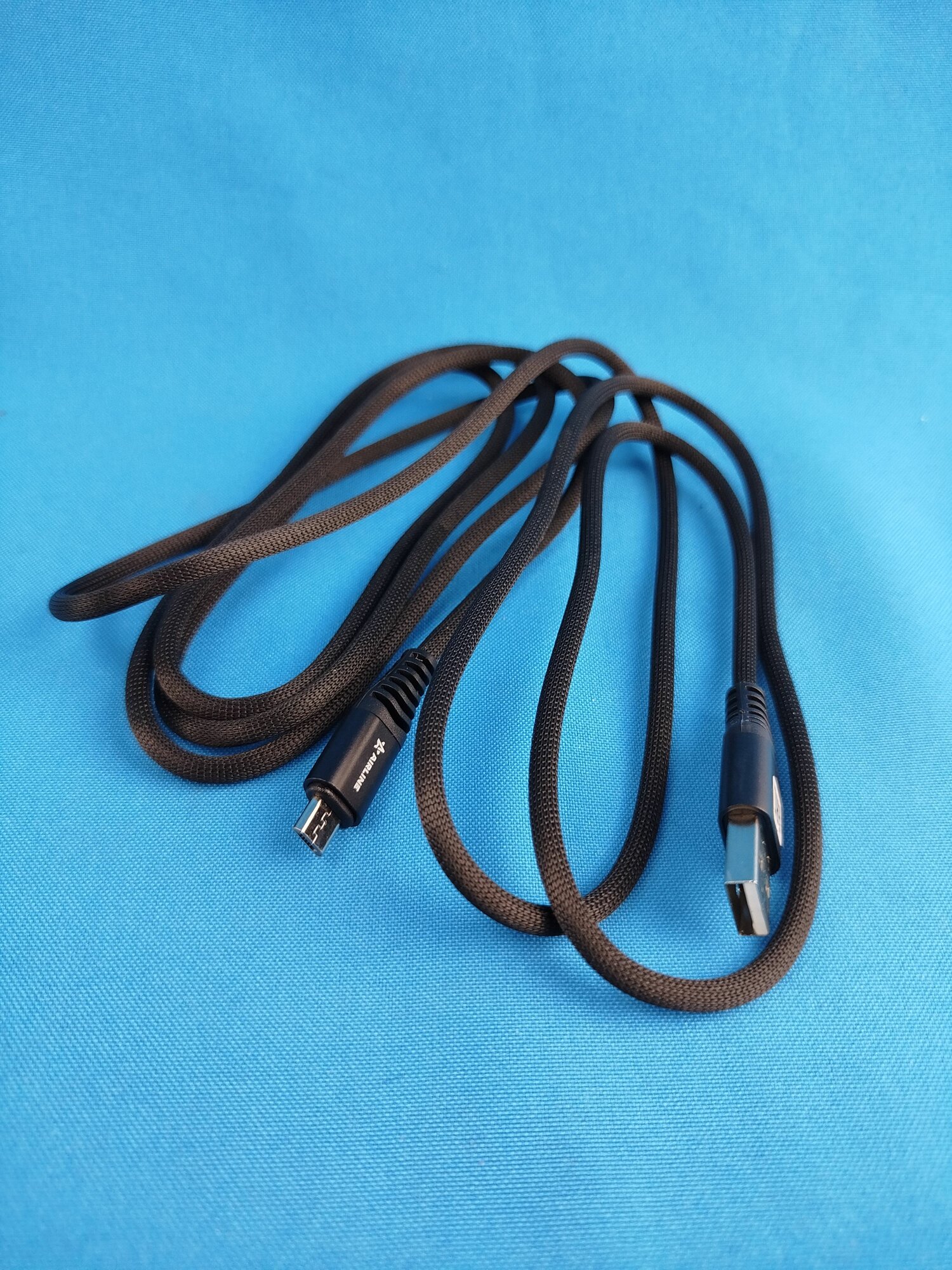 Кабель зарядный "AIRLINE" универсальный micro USB 2м, черный нейлоновый