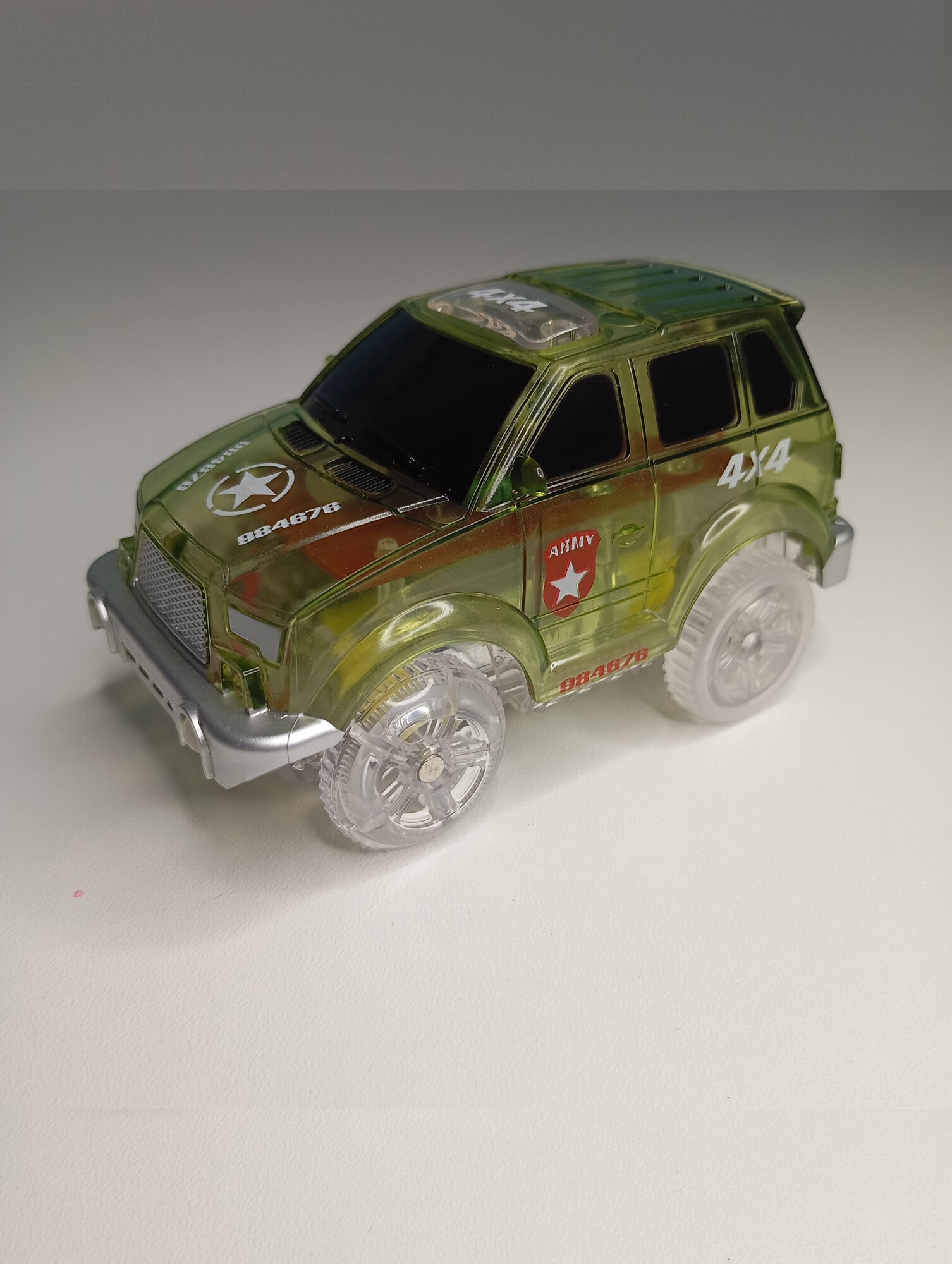 Машинка для гибкого трекового пути "Армия"