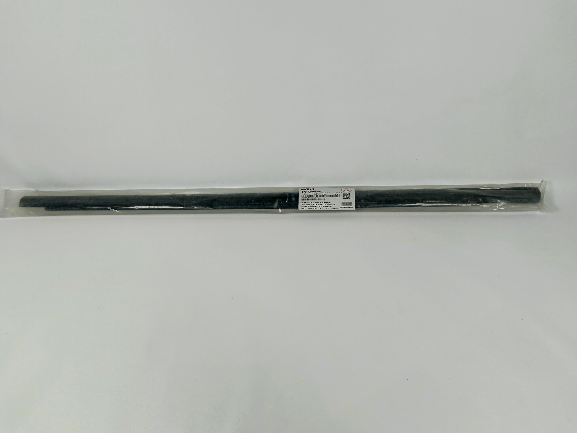 Уплотнитель двери 822103W020 Hyundai-KIA