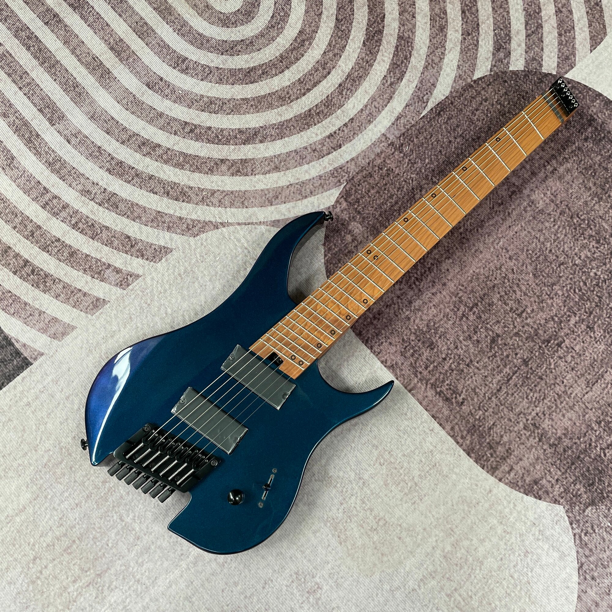 Безголовая 7-струнная электрогитара / стиль премиум-кастомайзинга / изготовлено в Китае