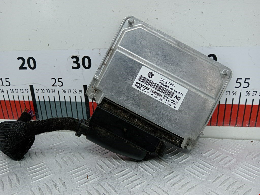 Блок управления раздаточной коробкой (полным приводом) Volkswagen Touareg 1 0AD927755L арт. 1961542