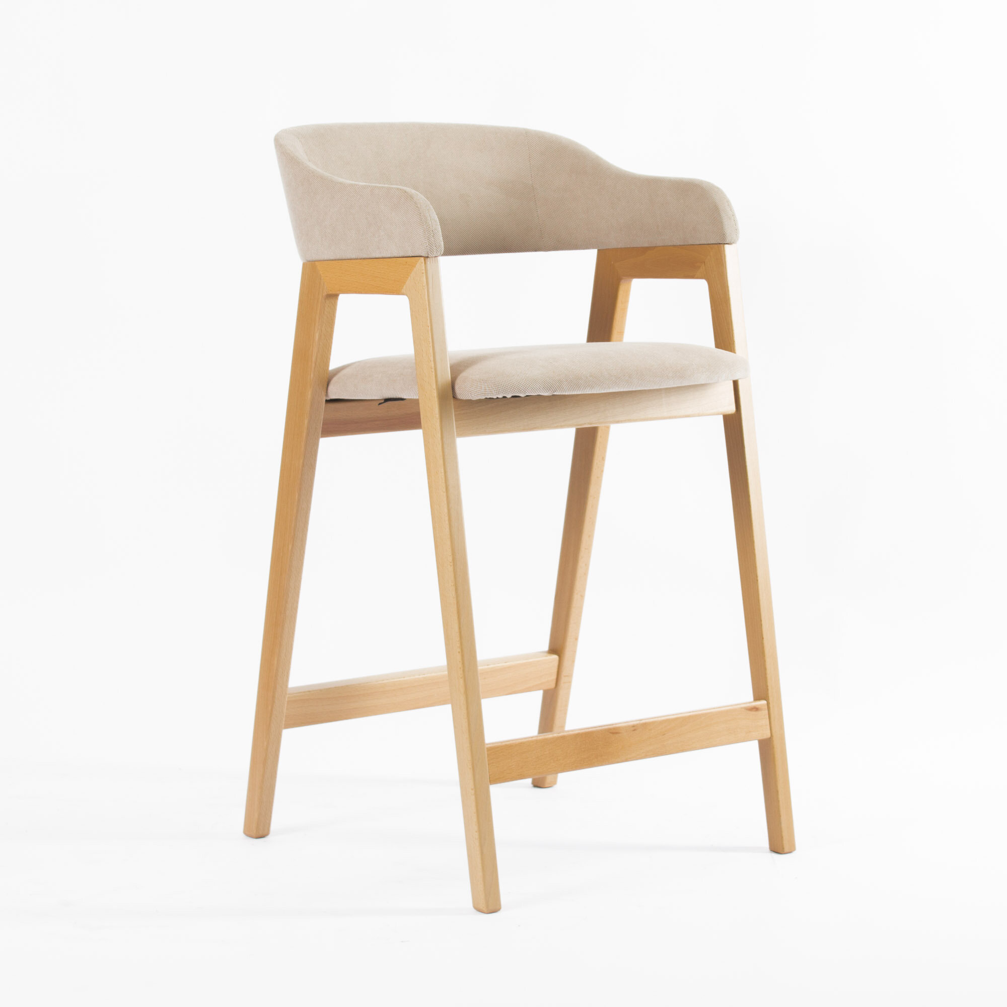 Стул полубарный Челси бежевая ткань (Ophelia) массив бука (натуральный) высота подлокотников 83,5 см для дома/для гостиной/для столовой/для кафе/кухонный стул/стул кухонный