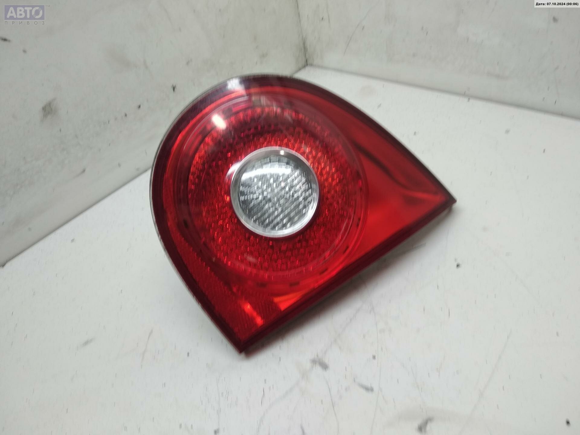 Фонарь крышки багажника правый Volkswagen Golf-5