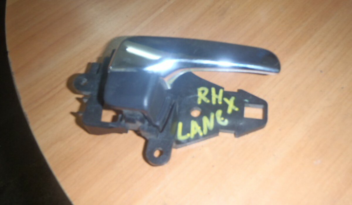 Ручка двери задней правой внутренняя Lancer (CX,CY) Mitsubishi MN105360