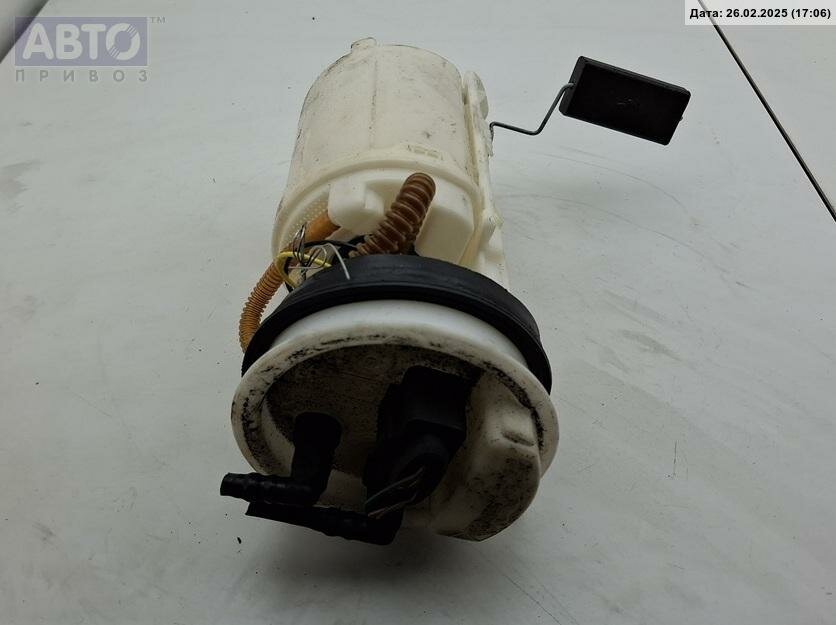 Насос топливный Volkswagen Golf-4