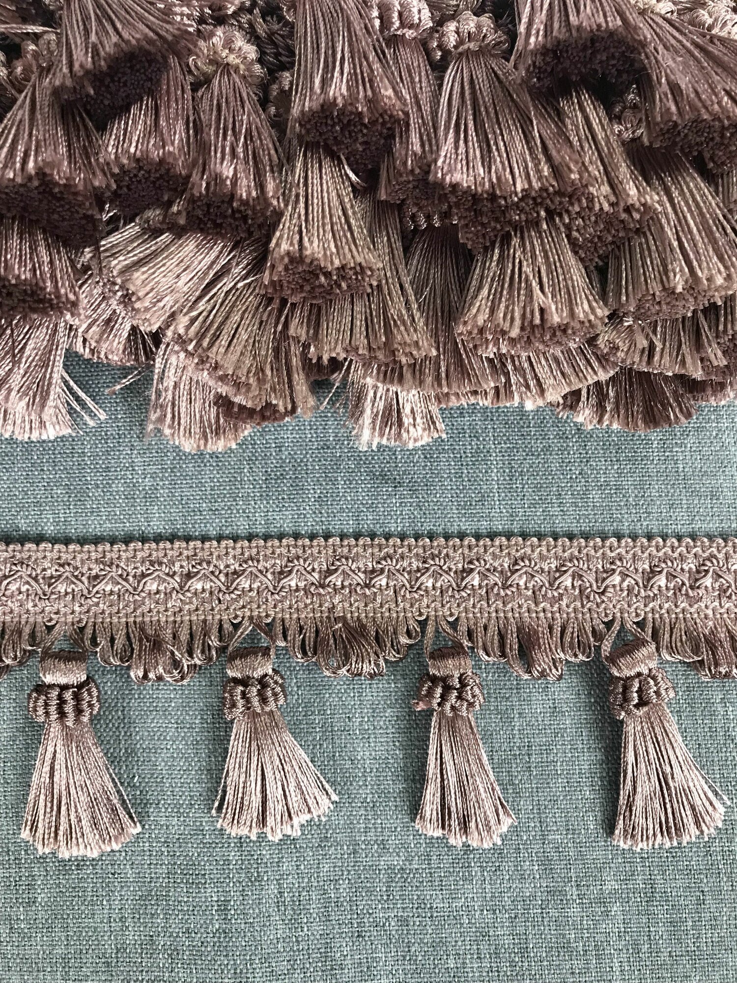 Бахрома для штор, покрывал/тесьма с кисточками для мебели, ширина 8 см, цв. пенка , длина 5 метров