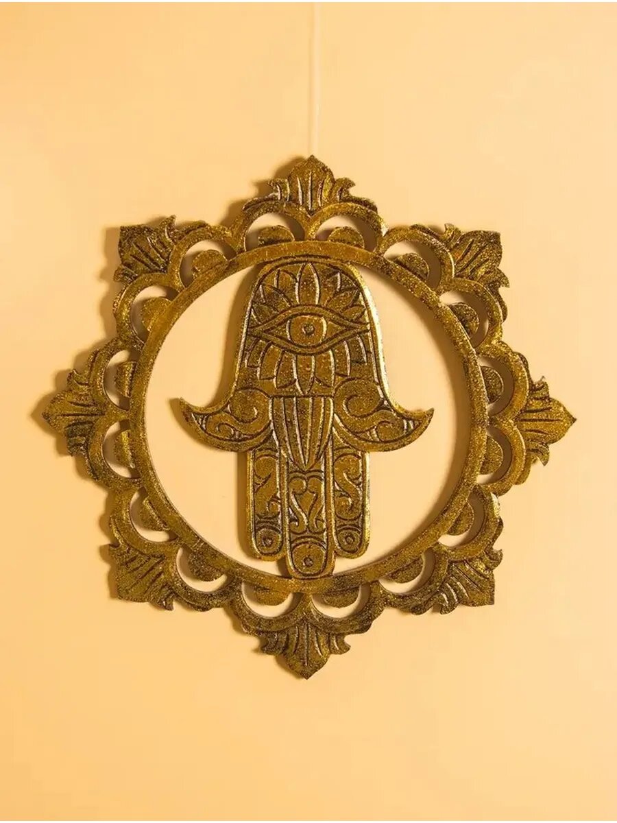 Элегантное панно с хамсой в золоте и чёрном