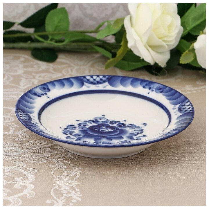 Тарелка глубокая фарфоровая «Цветы», d=20 см, h=4 см, гжель