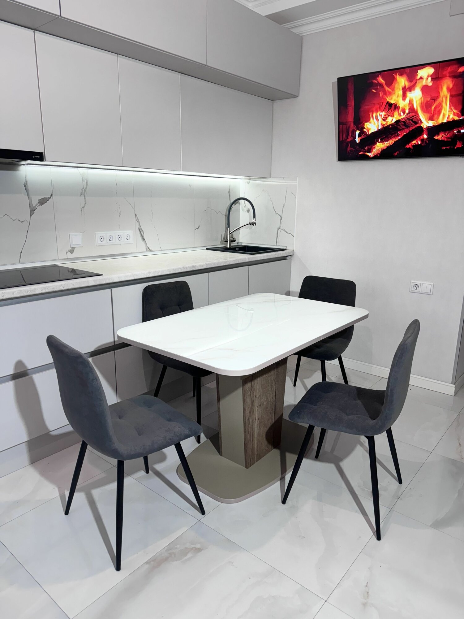 Кухонный стол и стулья Обеденная группа