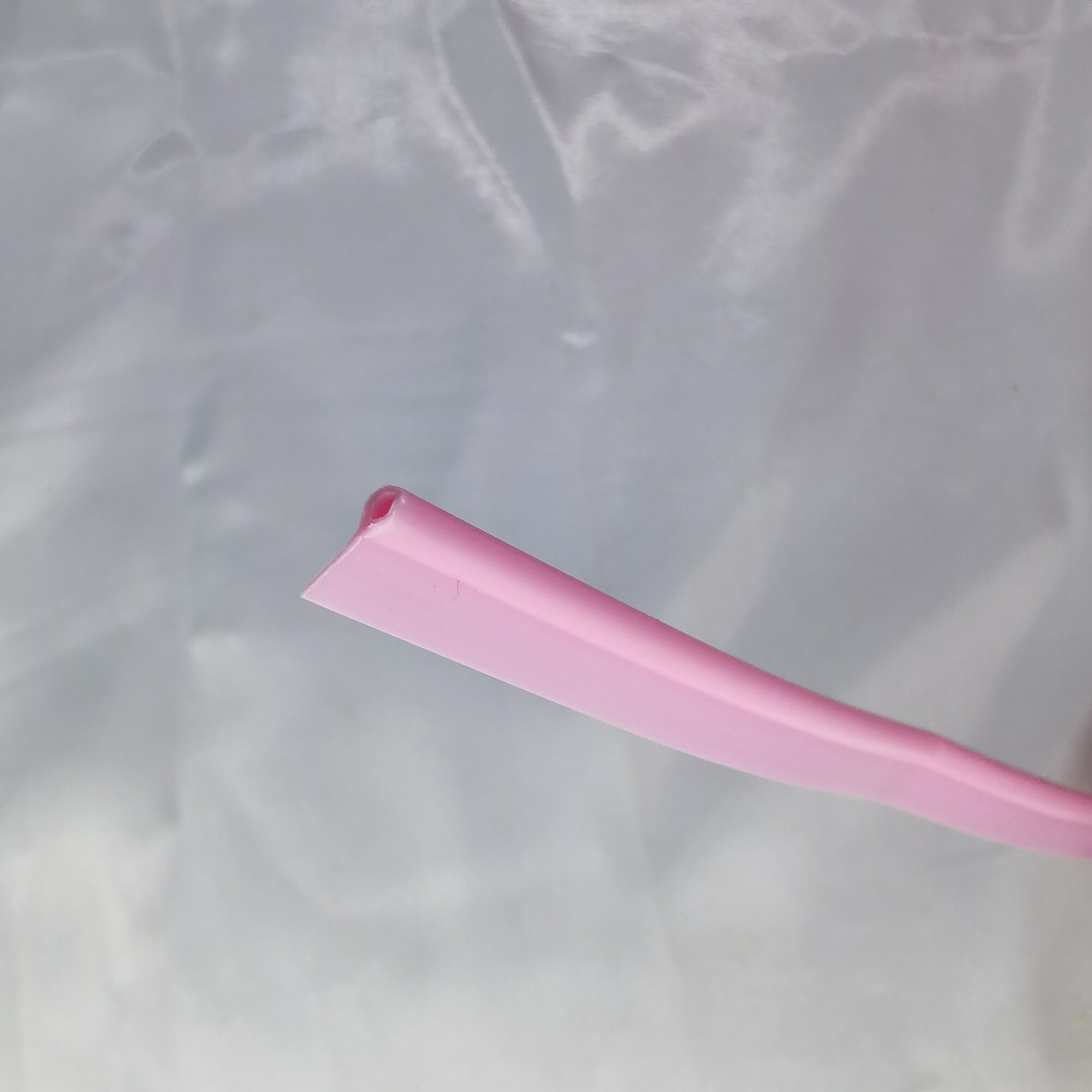 Кедер ( кант, жилка, шнек) для сумок, авточехлов и одежды, намотка 5м, светло-розовый/размер: ширина головки 3,1мм; длина юбки 5.5мм