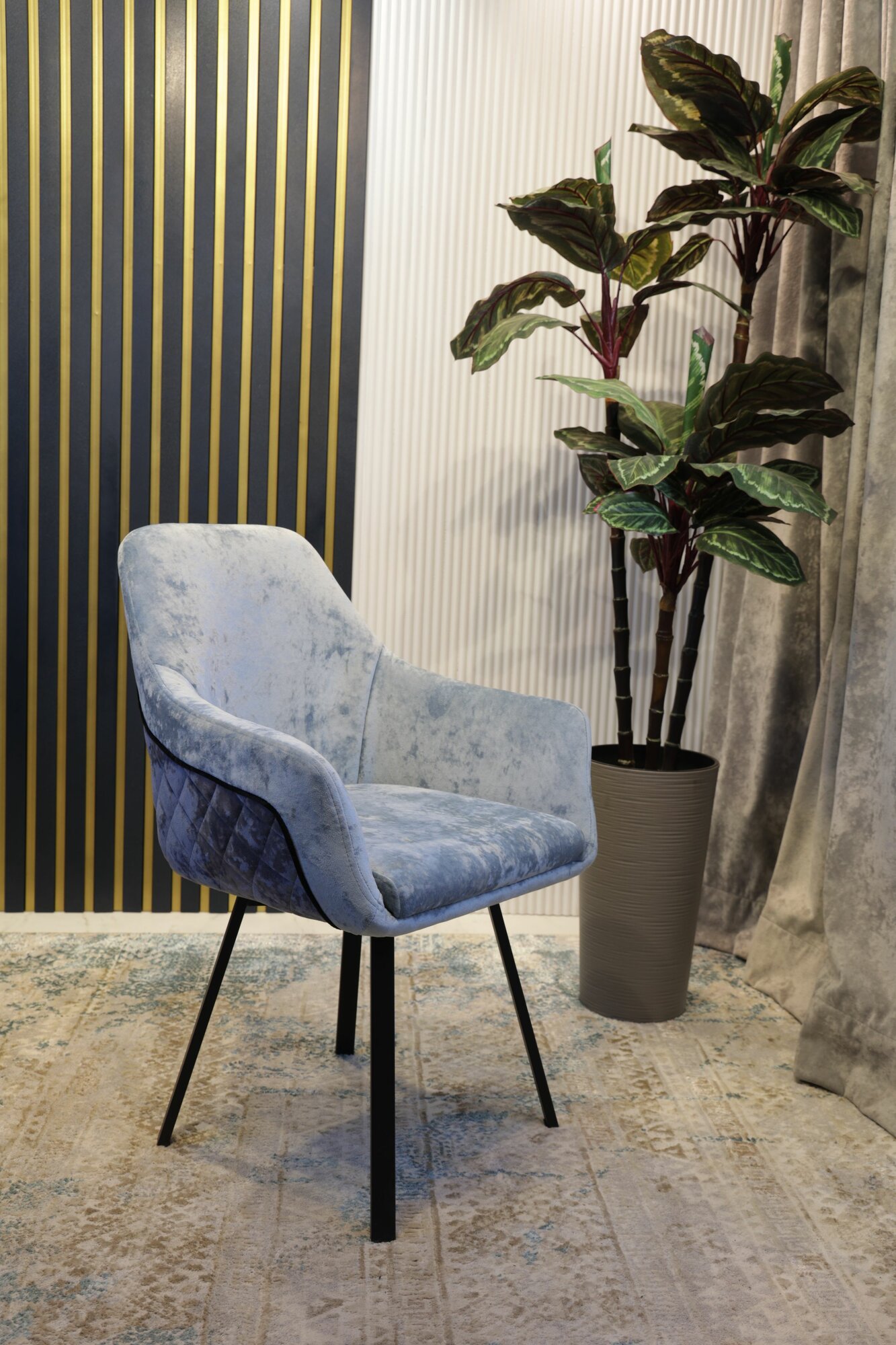 Стул кресло Moby, с поворотным механизмом, мягкий для кухни, цвет васильковый