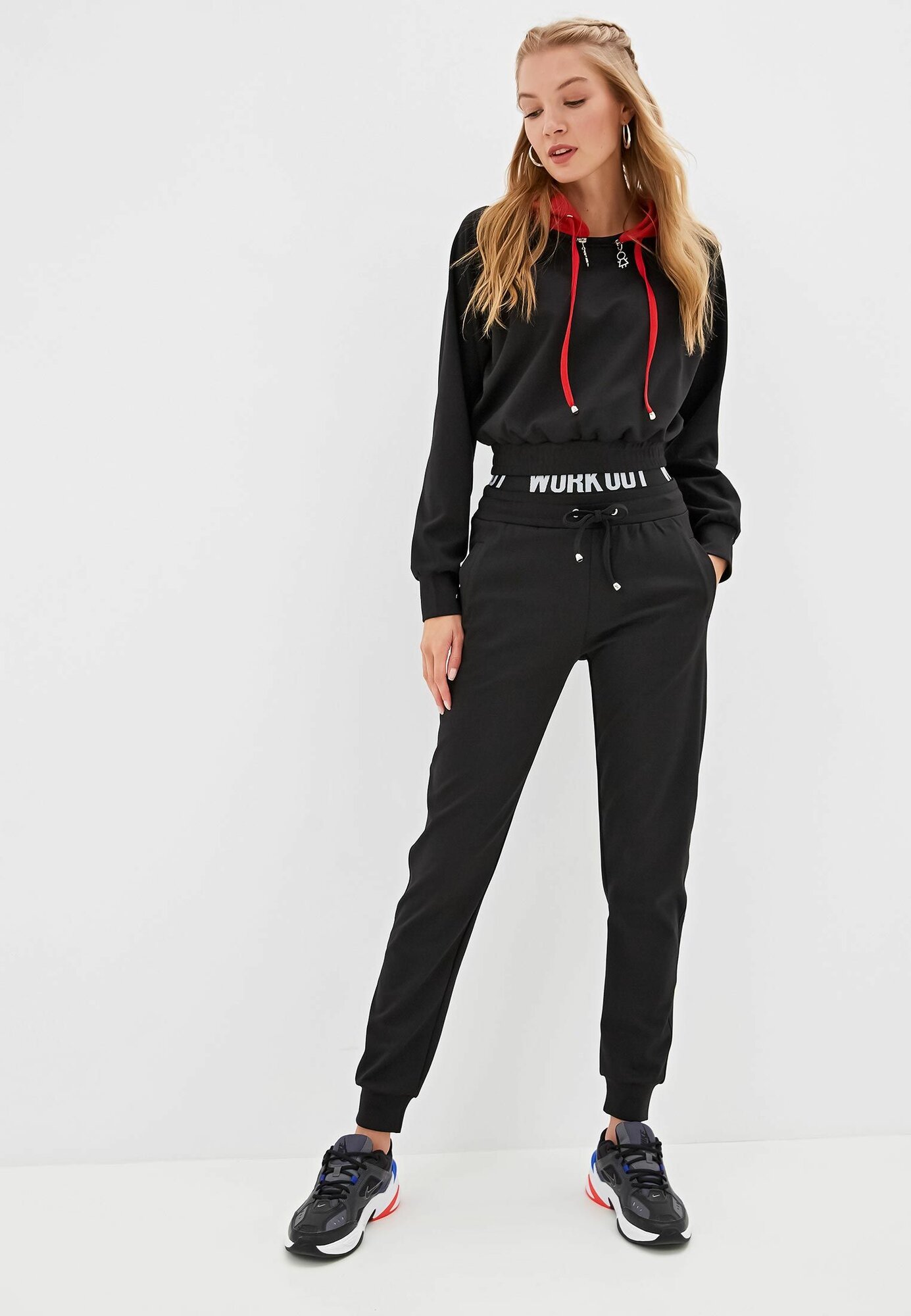 Костюм спортивный