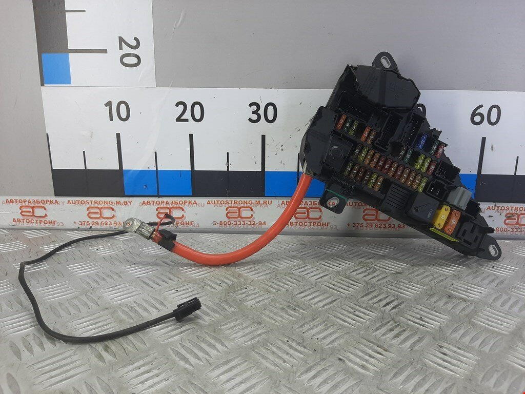 Блок предохранителей BMW 6-Series (E63/E64) 61146906588 арт. 714675