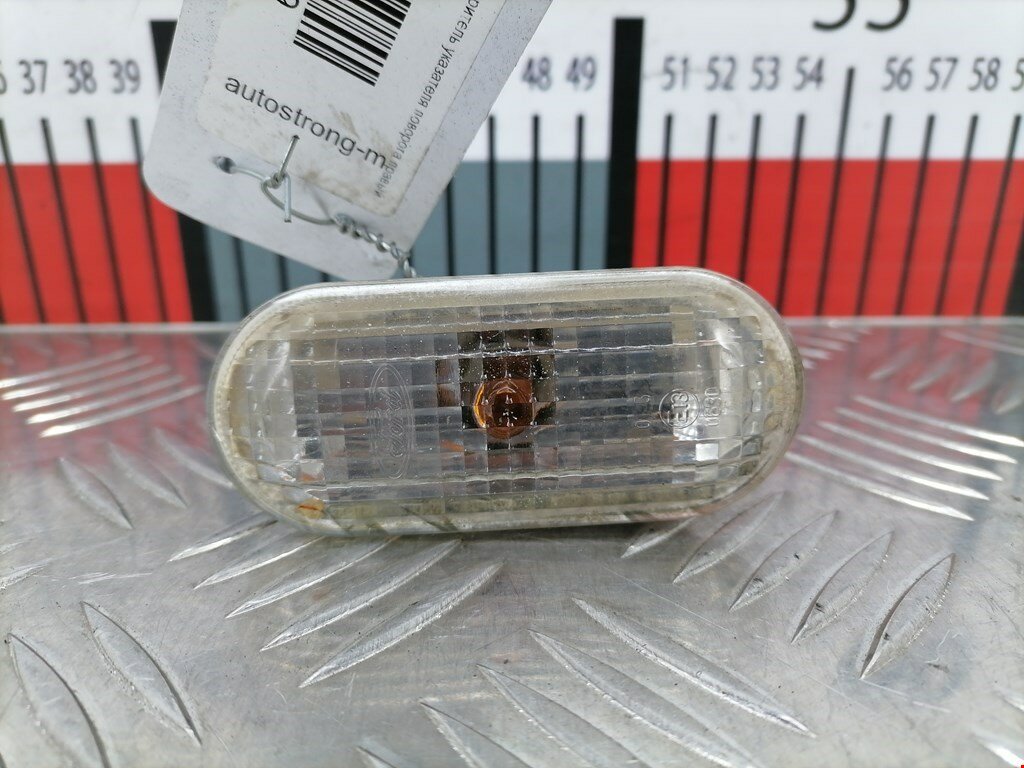 Повторитель указателя поворота правый Ford Focus 2 1336185 арт. 2013069