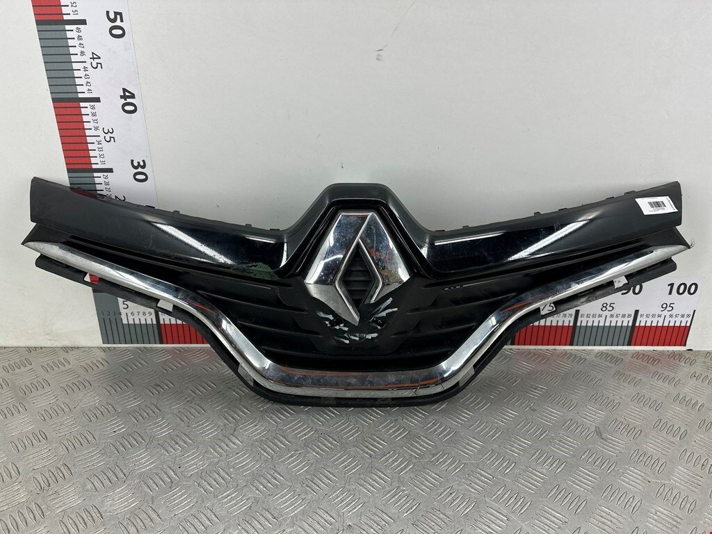 Решетка радиатора Renault Captur 2 арт. 2150193