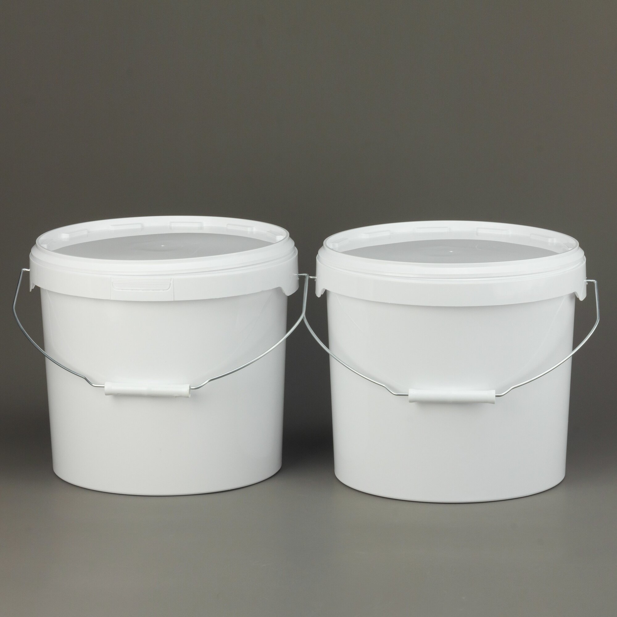 Ведерко (банка) с уплотненной крышкой 10л с металлической ручкой, комплект 2 шт