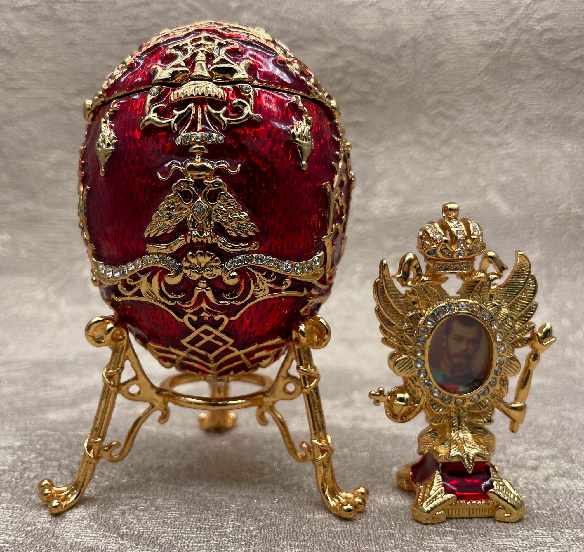 Яйцо-Шкатулка Императорское в стиле Фаберже Царевич, красное.