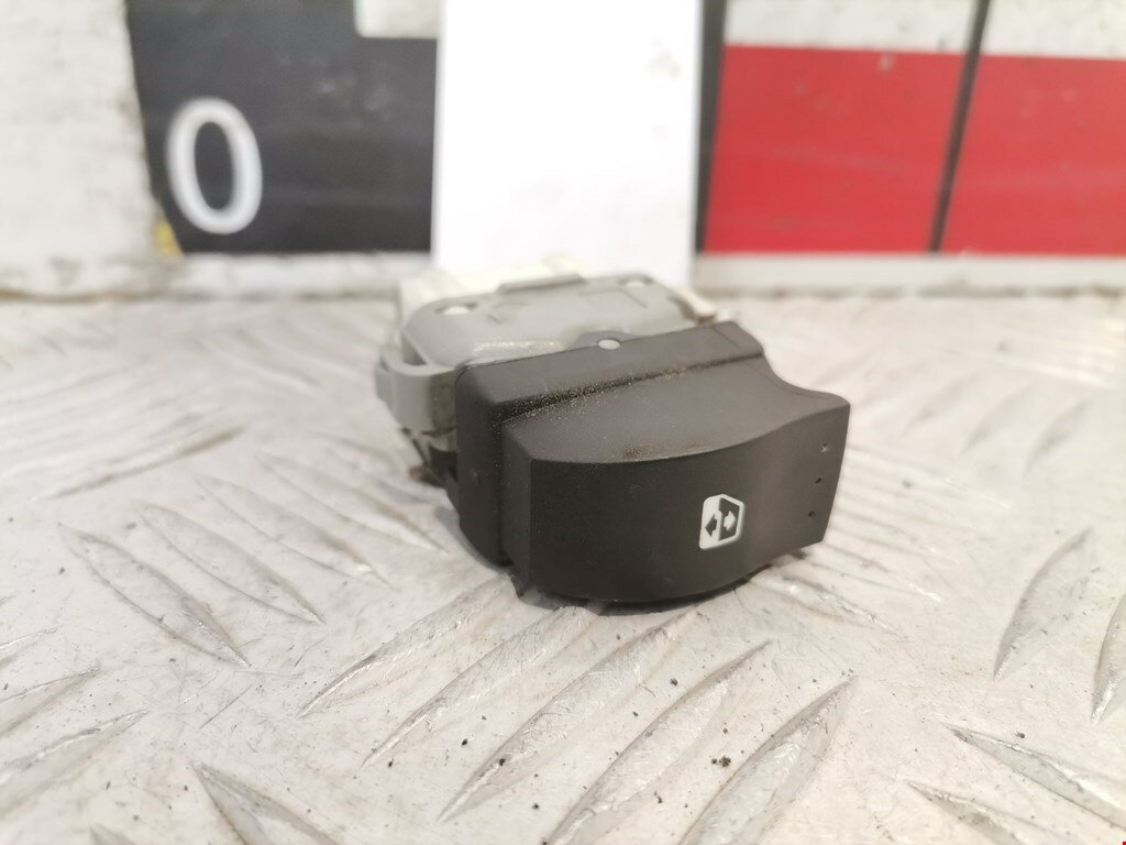 Кнопка стеклоподъемника Renault Scenic 2 8200315029 арт. 1521146