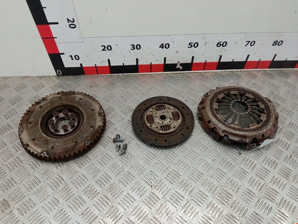 Маховик (демпфер сцепления) Renault Scenic 2 7701475094 арт. 1714448