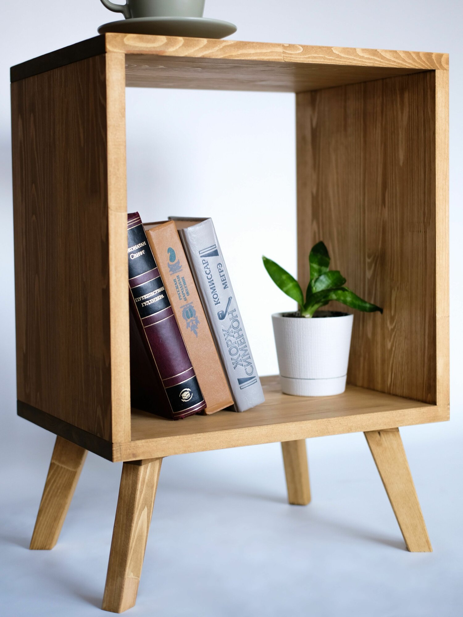 Тумба прикроватная "Куб" из дерева дуб