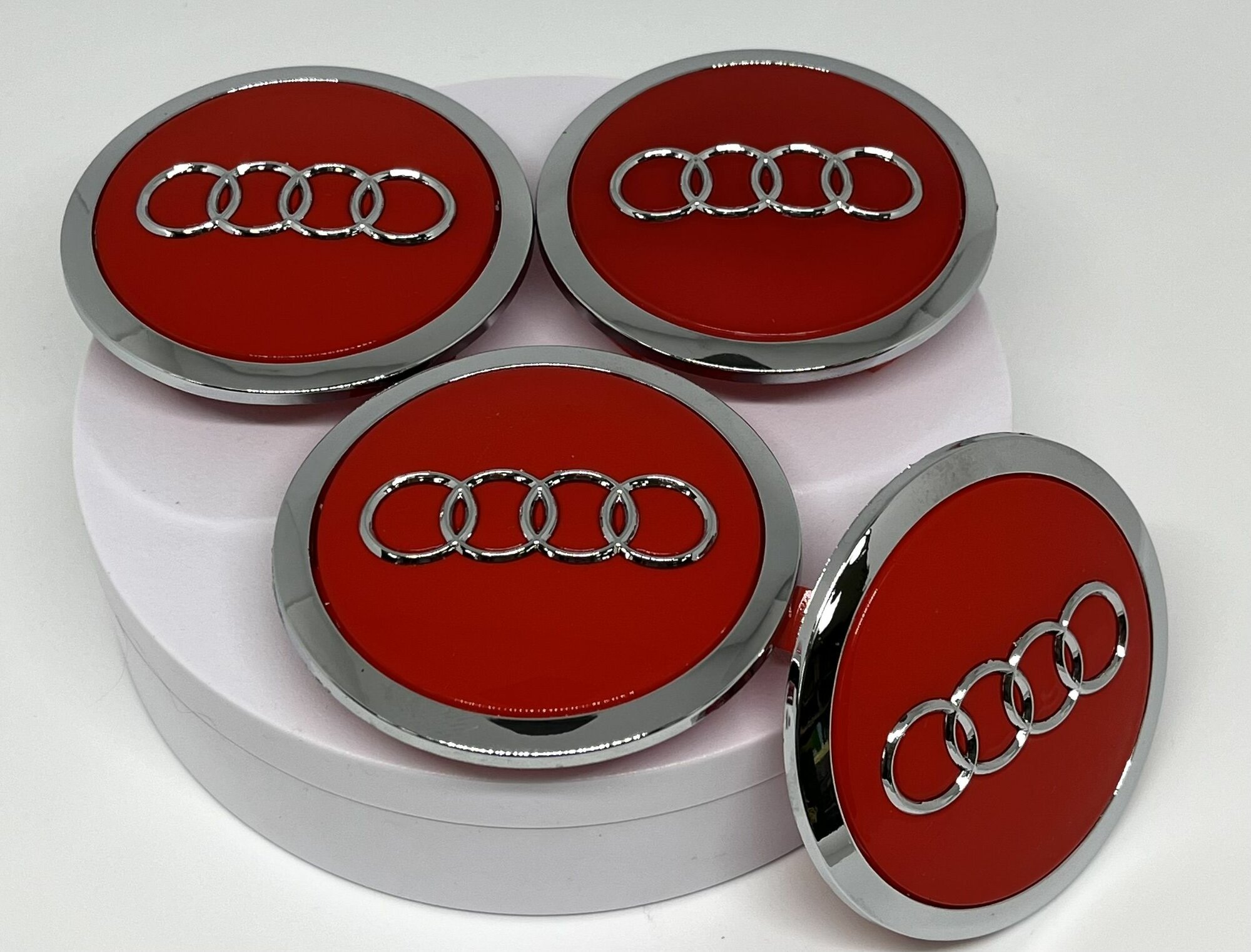 Колпачки на литые диски Audi, красный