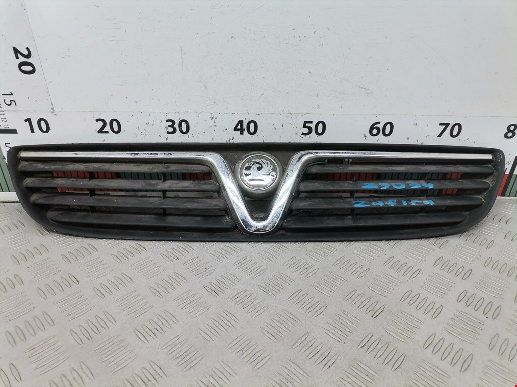 Решетка радиатора Opel Zafira A 93174311 арт. 2202483