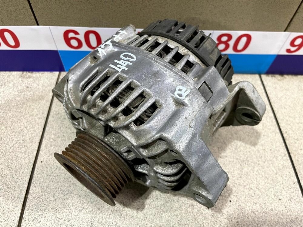 Генератор Volvo 440 2541875