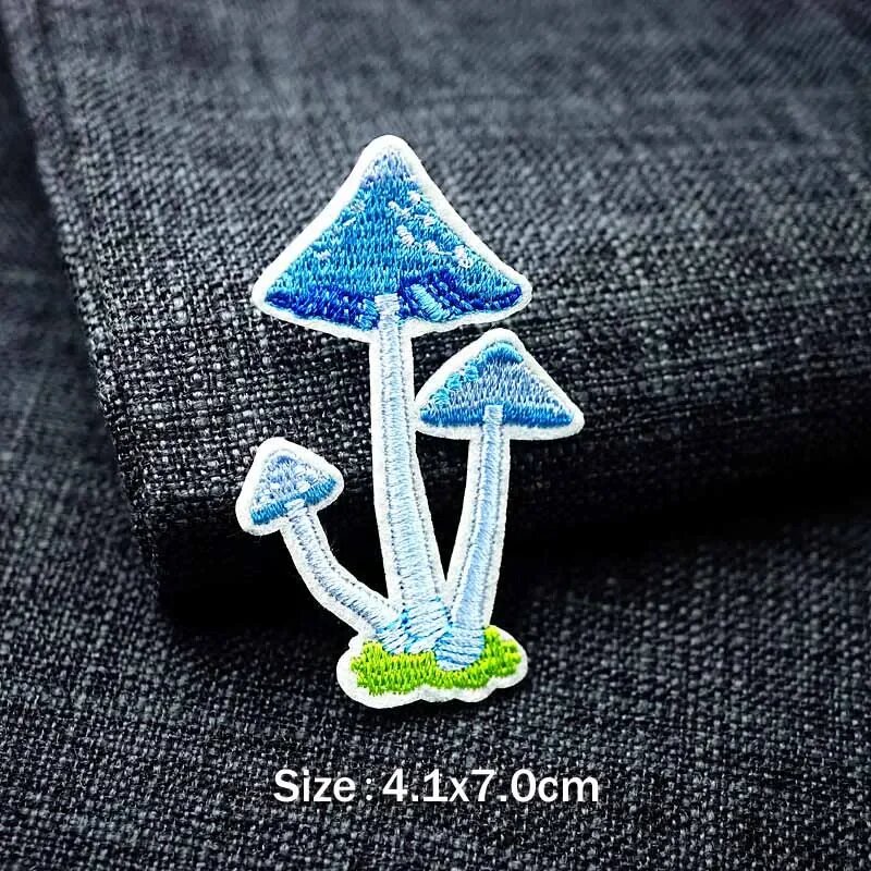 Нашивка на одежду с грибами, синий, 4.1x7.0 см