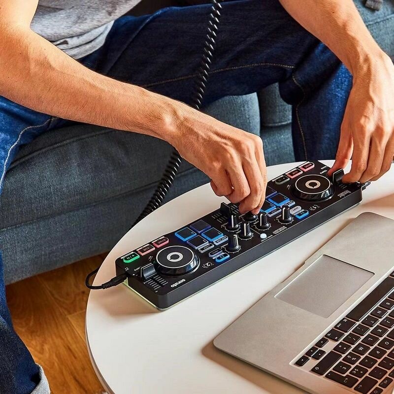 Hercules Helly DJControl Starlight - Портативный USB DJ контроллер - 2 проигрывателя с 8 ударными подушками