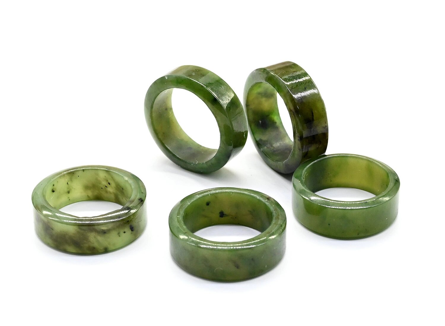 Кольцо, нефрит