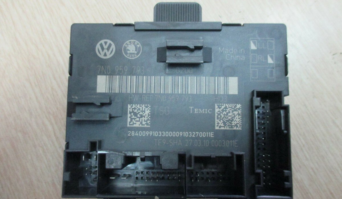 Блок комфорта Yeti Skoda 7N0959793