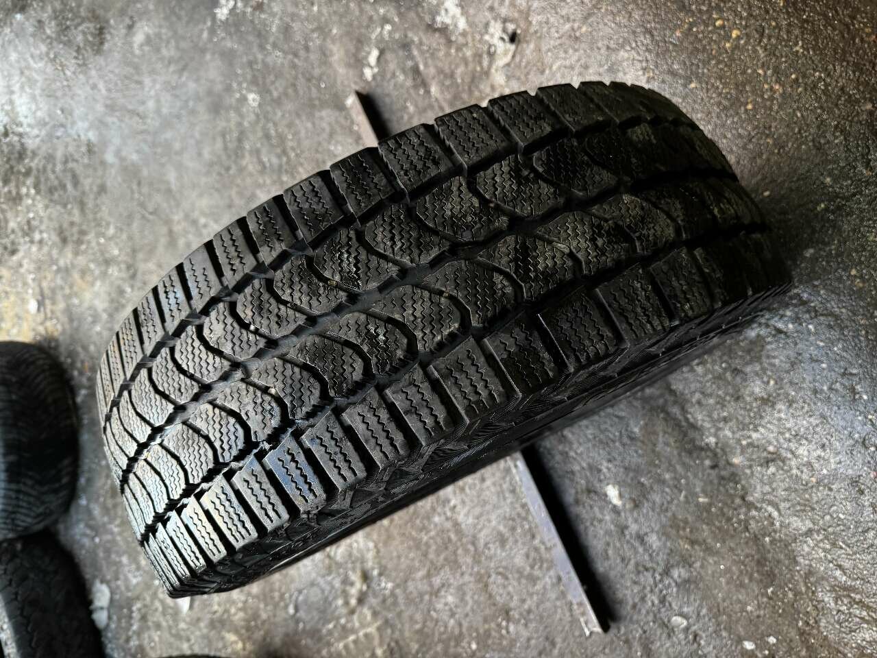 215/65 R16 109/107R Continental VancoVikingContact 2 остаток:7 мм год:2018 арт:179d3eff