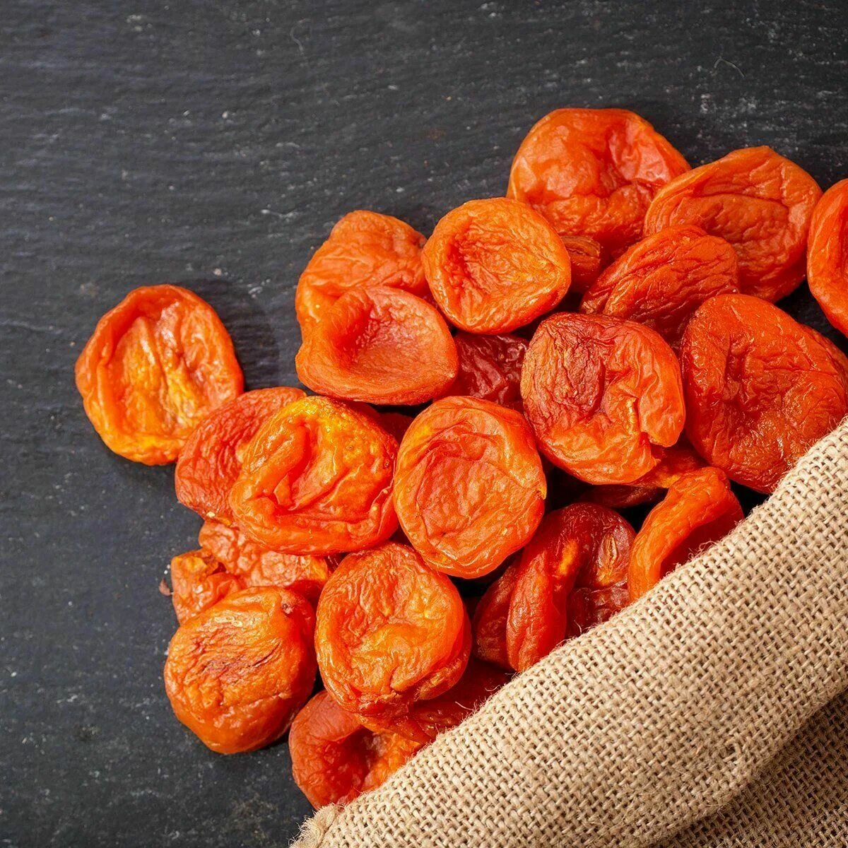 Курага красная кисло-сладкая — 0,499 кг без сахара. Сушёный абрикос красного цвета.