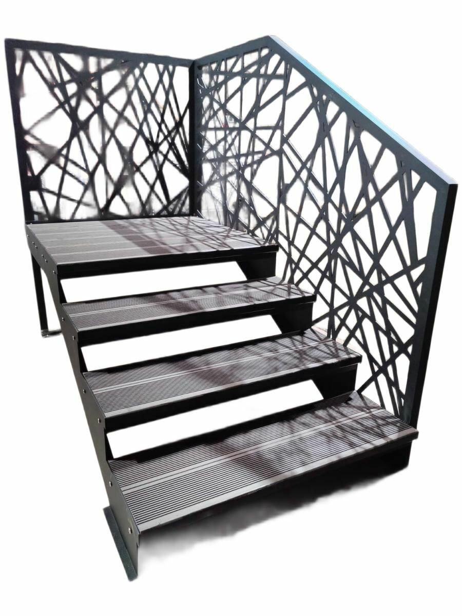 Лестница входная 4 ступени и площадка, с ДПК, ограждения "лазерная резка"с одной стороны и торца. Разборная. Ширина 1.3 метра.