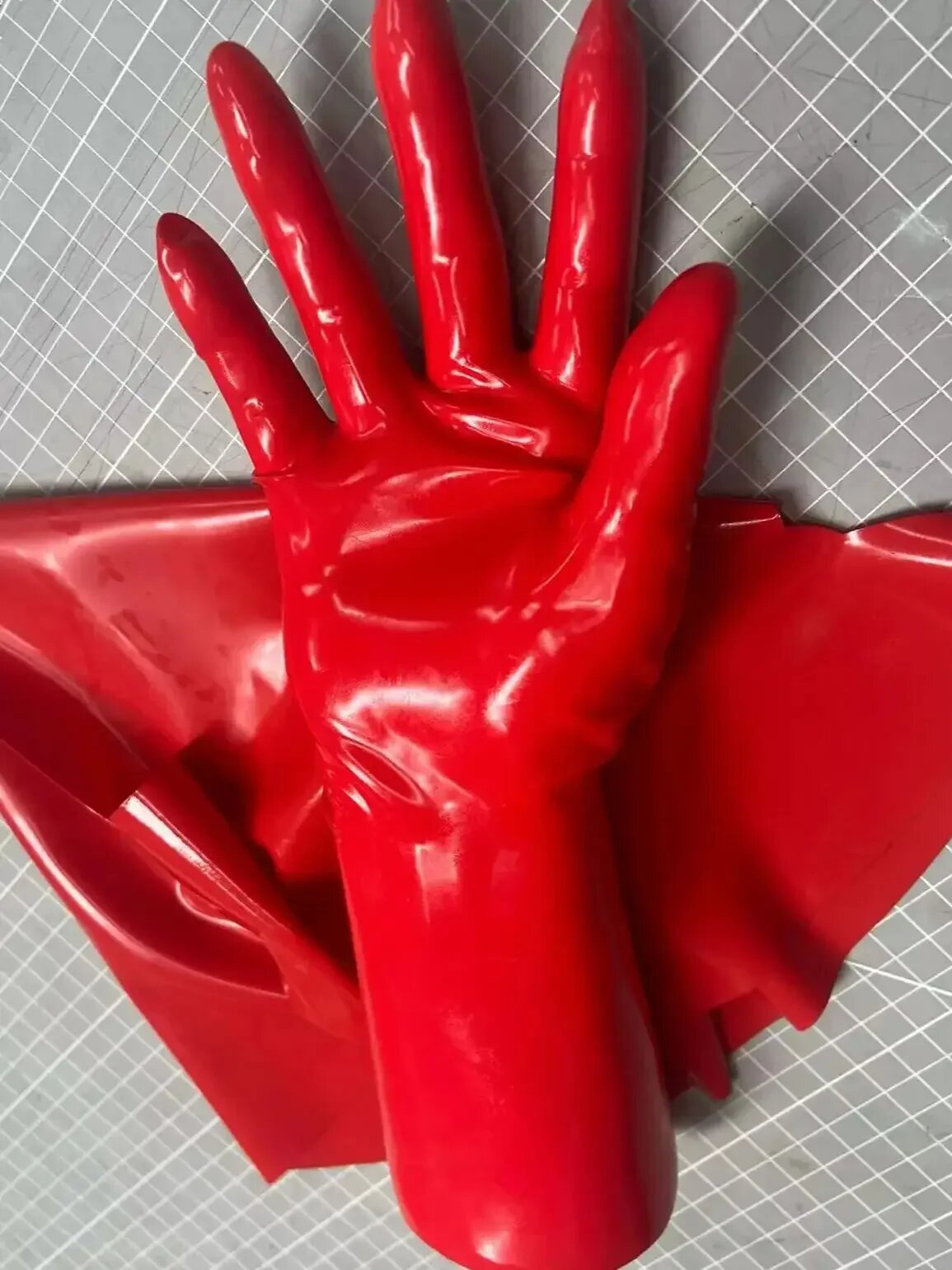 Латексные перчатки Eurocat Suits Красный, L, red gloves