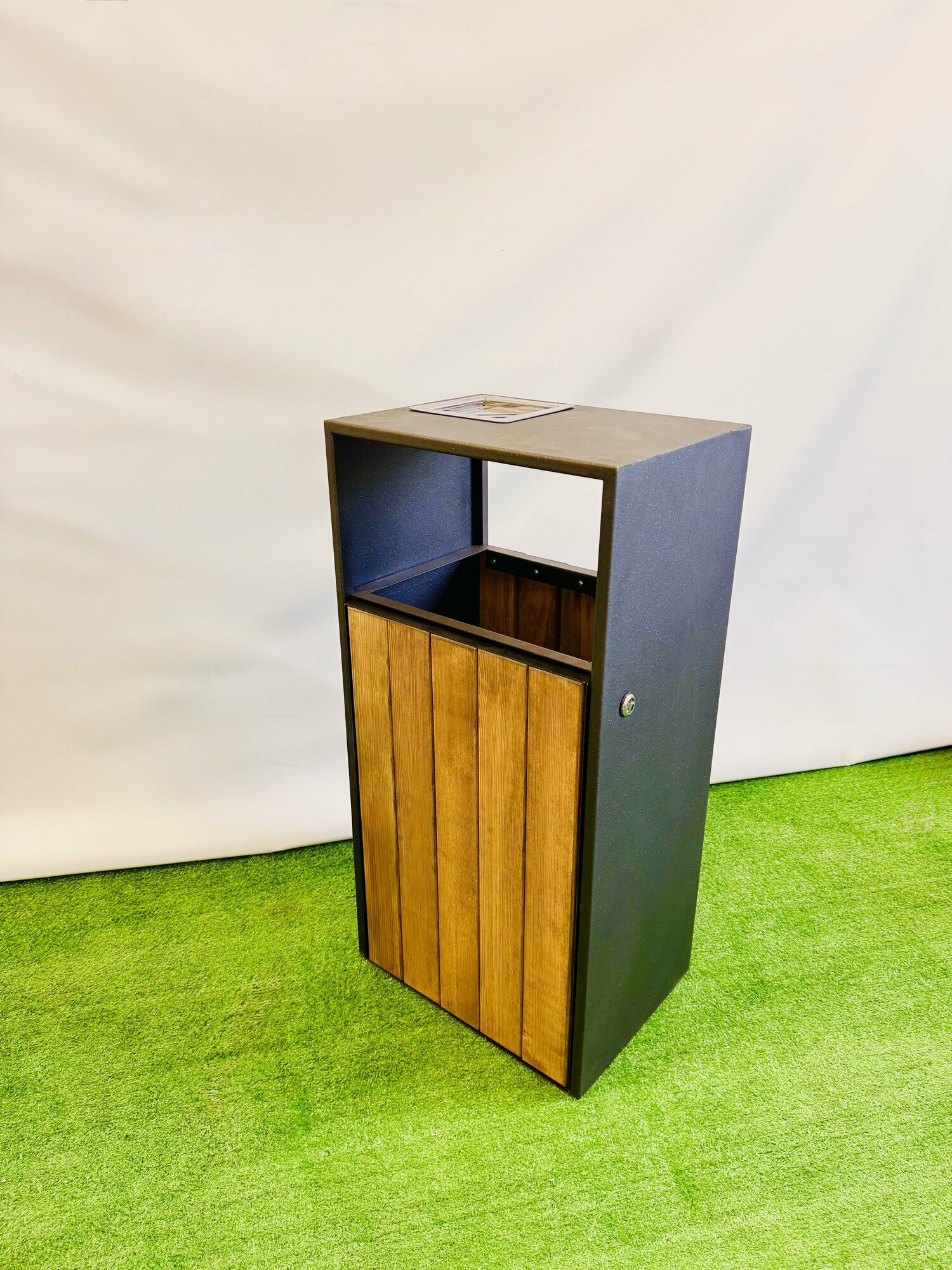 Урна уличная с антивандальным замком (оцинкованный вкладыш)