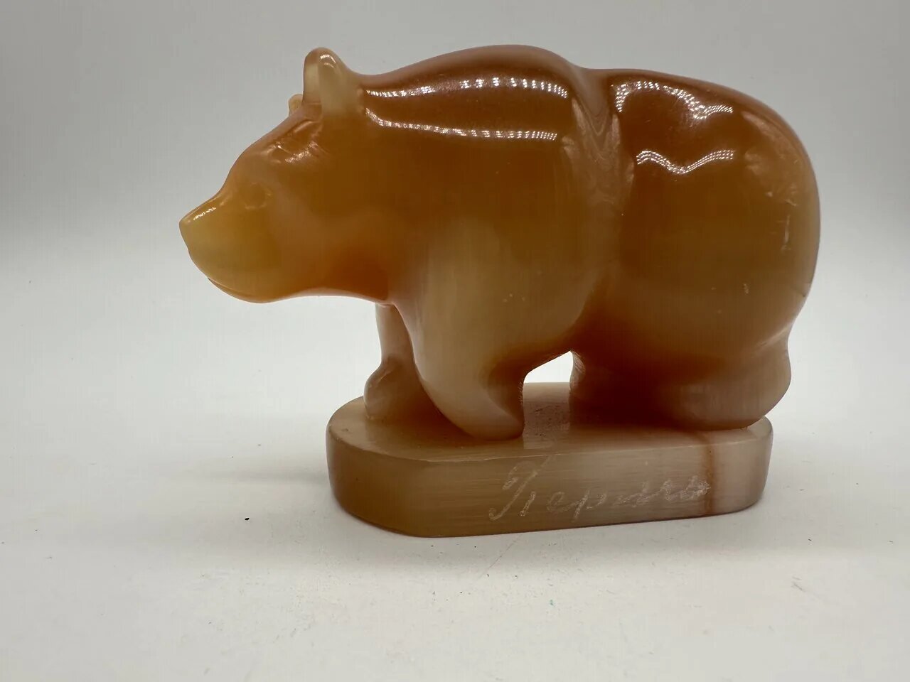 Статуэтки Медведь из камня Селенита стильный